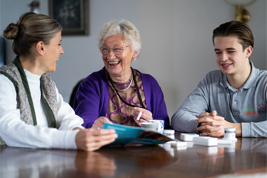 Leefsamen x CM.com | Langer thuis dankzij innovatieve technologie